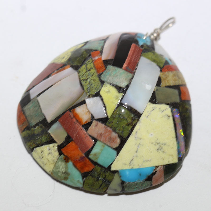 Shell Pendant by Doris Coriz – MALAIKA worldwide store